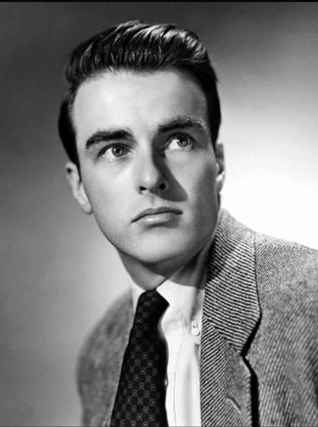 MONTGOMERY CLIFT ON STAGE